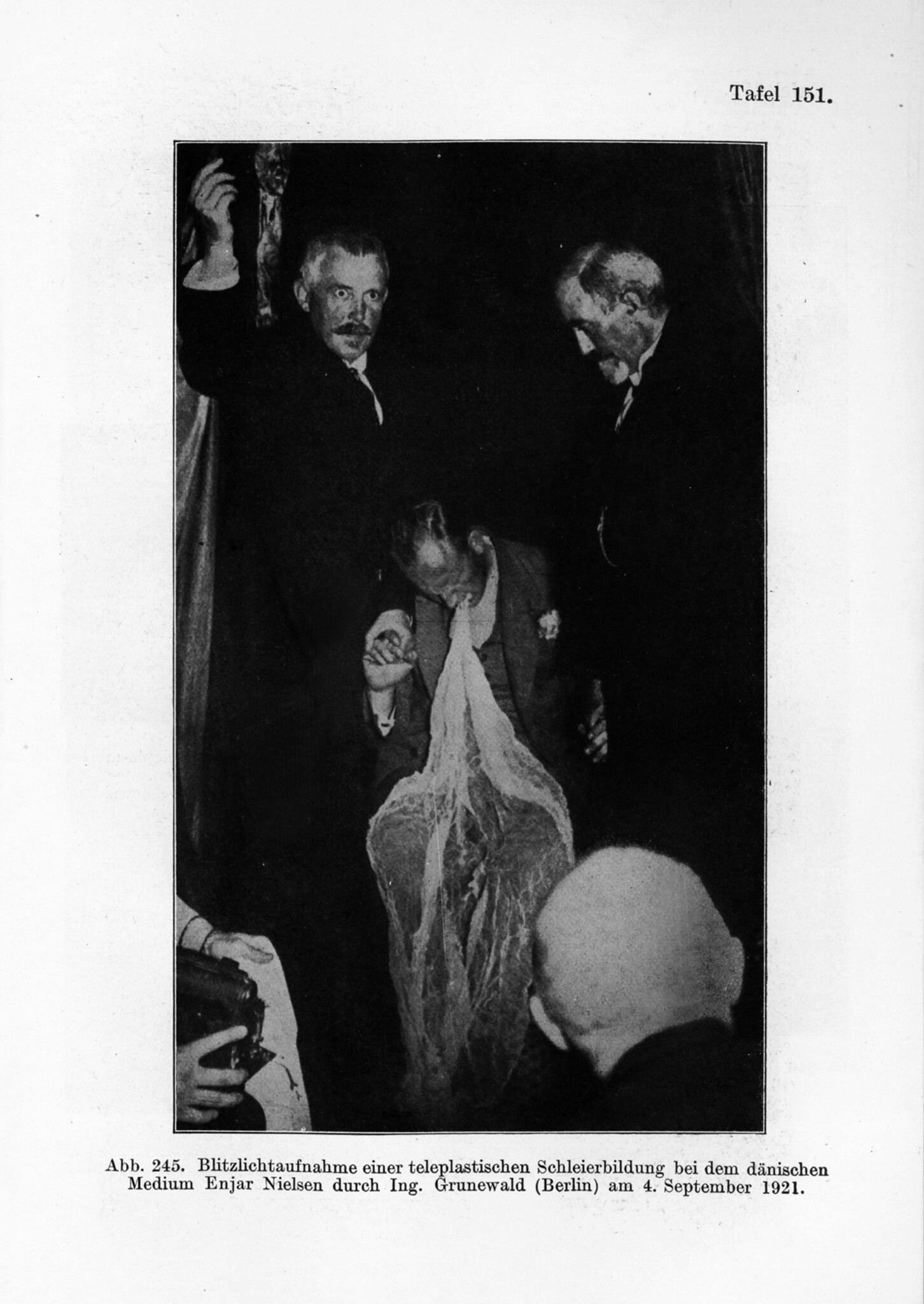 Alexander Gehring | Messages from the Darkroom